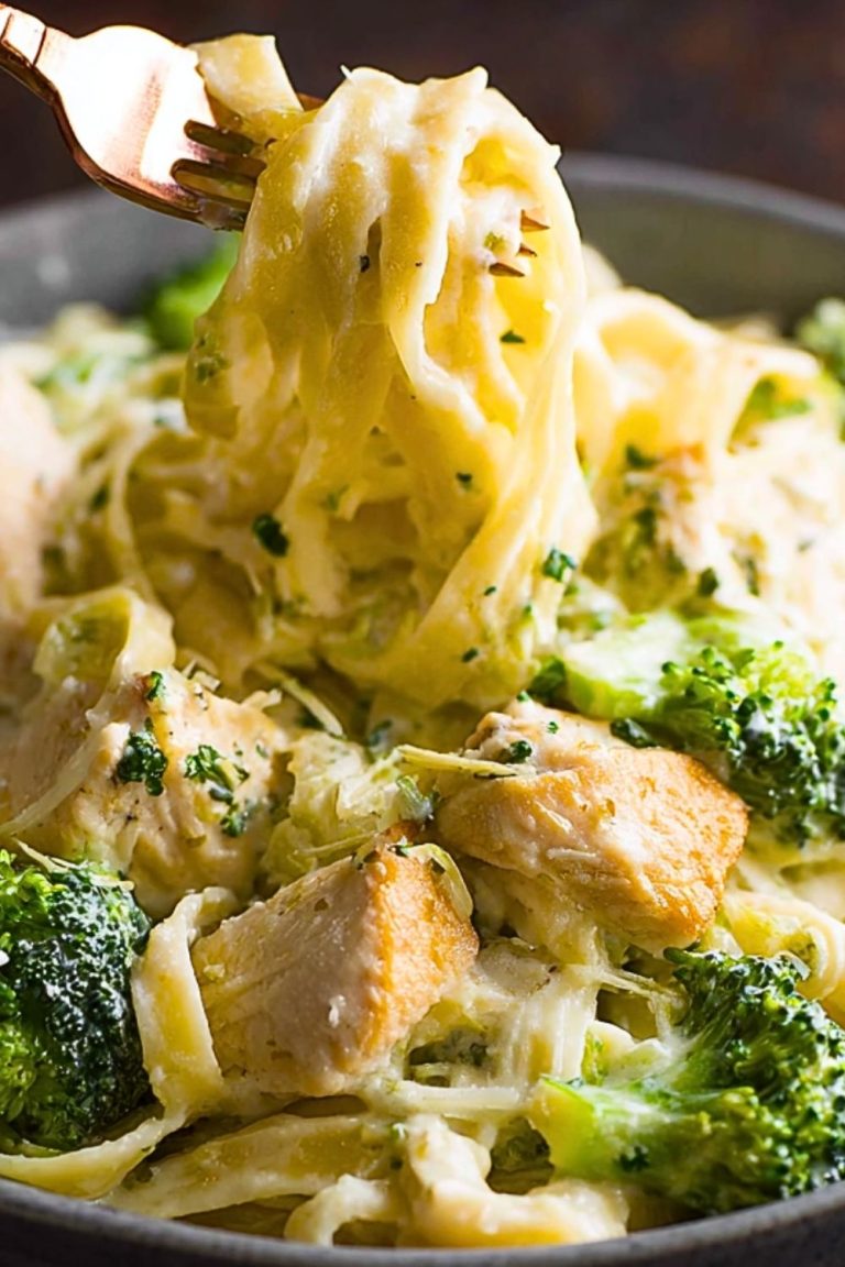 Crock Pot Chicken Alfredo with Broccoli - Ava Chef Life