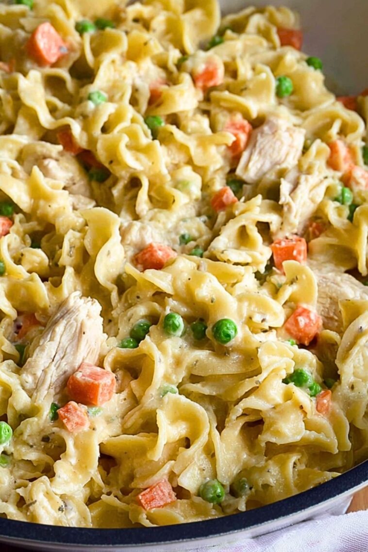 Best Chicken Pot Pie Noodles - Ava Chef Life